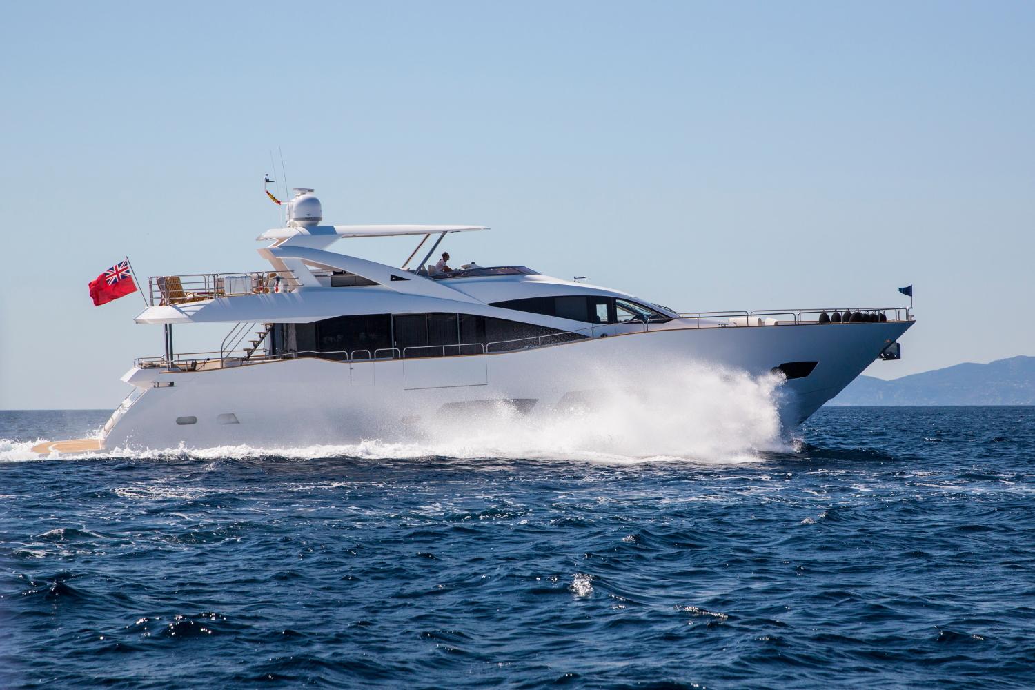Sunseeker 28 Metre Yacht „Play The Game“ - Sieckmann Yachts